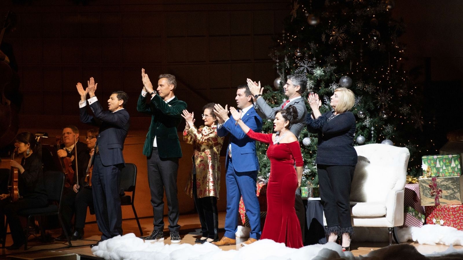 Dallas Symphony Orchestra’s C-Suite Christmas dazzles audiences ...